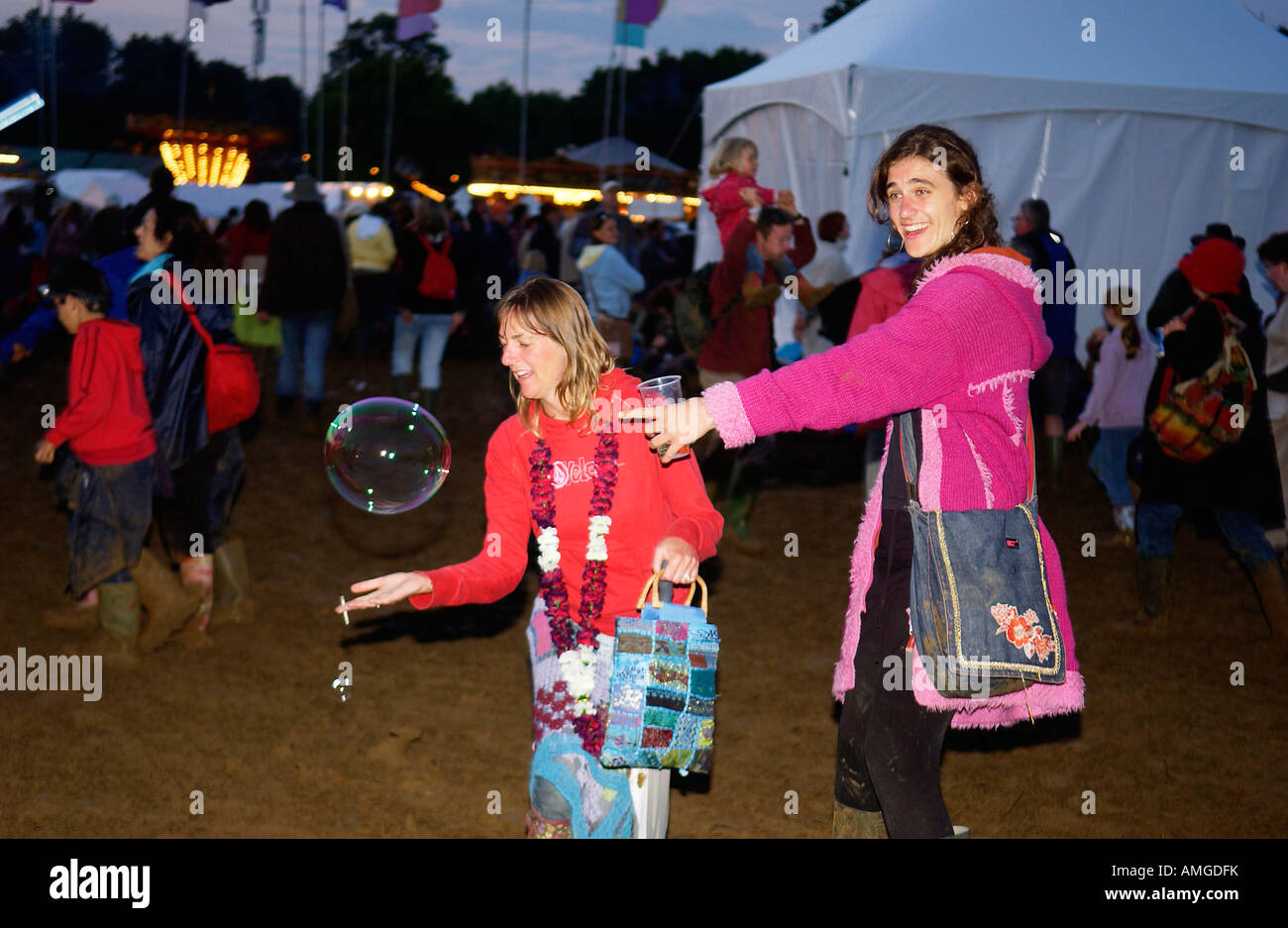 pic martin phelps 26 07 07 reporter gordon womad festival charlton park ...