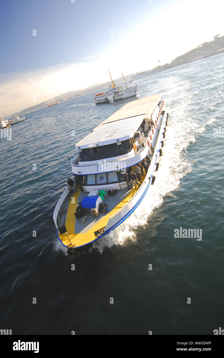 River boat going under bridge hi-res stock photography and images - Alamy