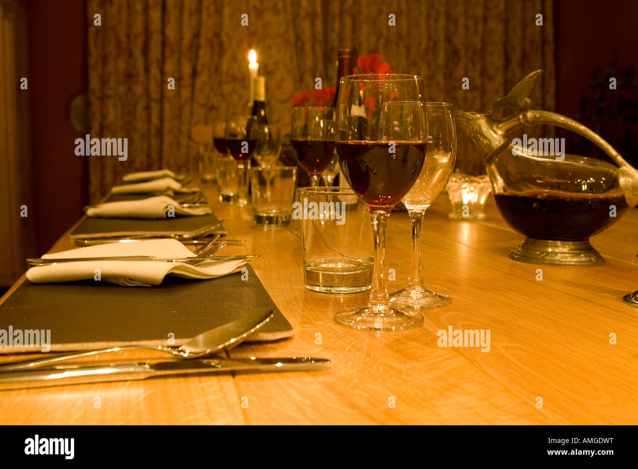 Dining room table laid for meal Stock Photo - Alamy