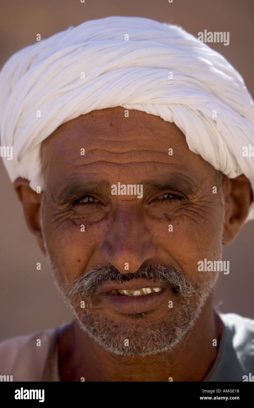 Native egyptian man luxor egypt hi-res stock photography and images - Alamy