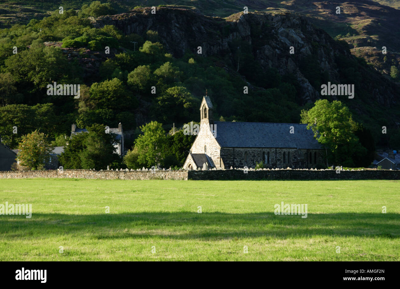 Snowdonia pub hi-res stock photography and images - Alamy