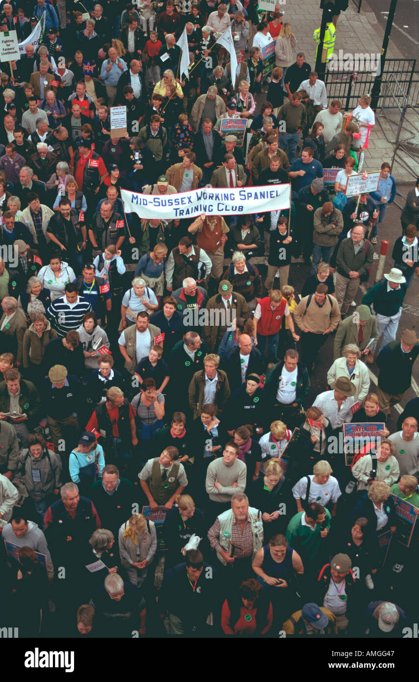 Countryside Alliance march September 22 2002 London Stock Photo - Alamy
