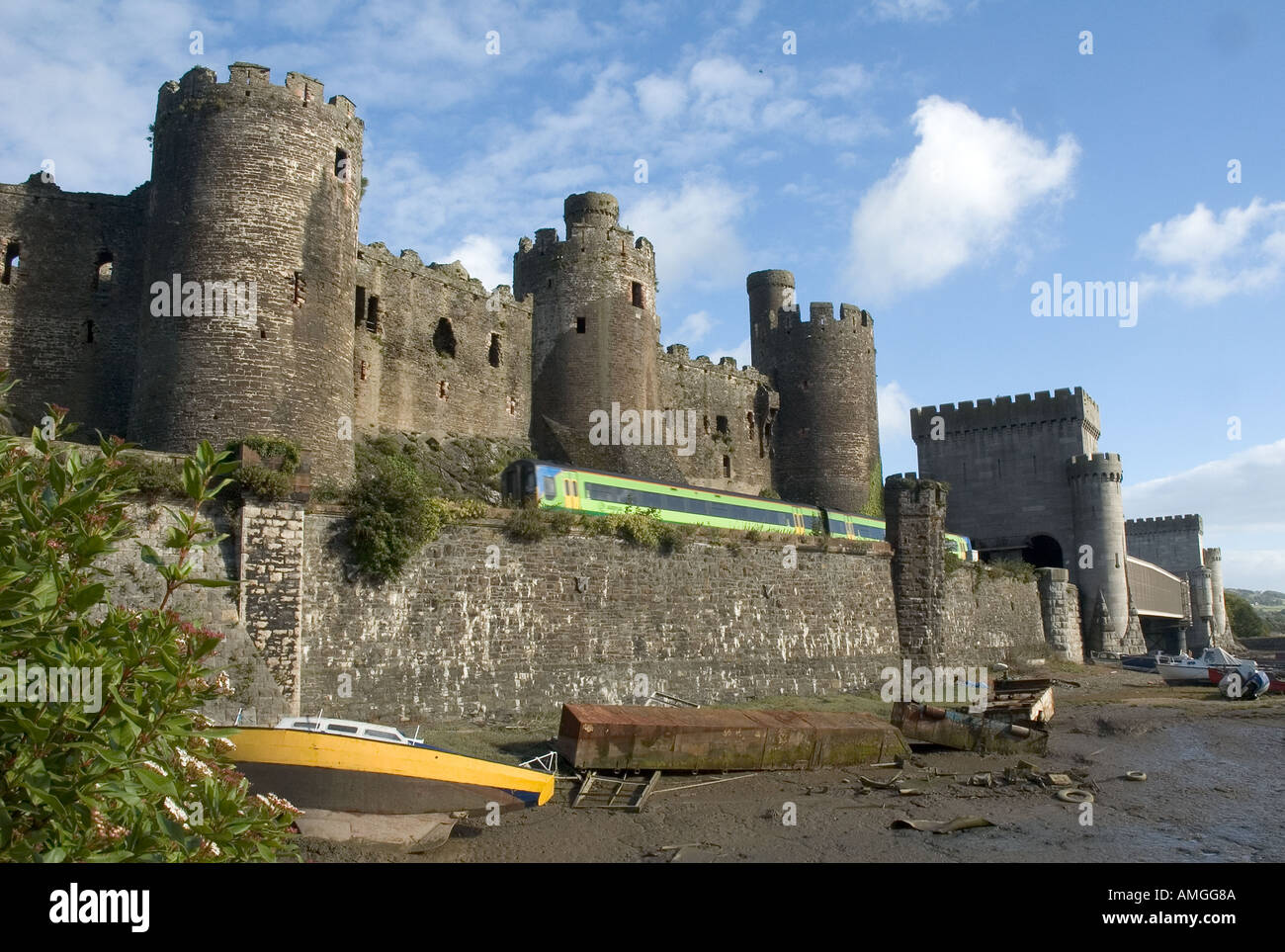 Conwy castle train hi-res stock photography and images - Alamy