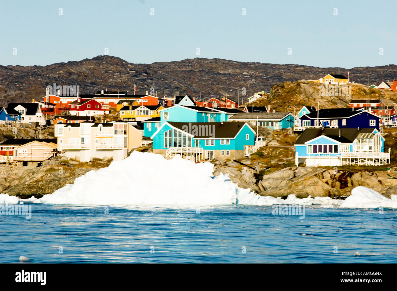 Inuit houses hi-res stock photography and images - Alamy