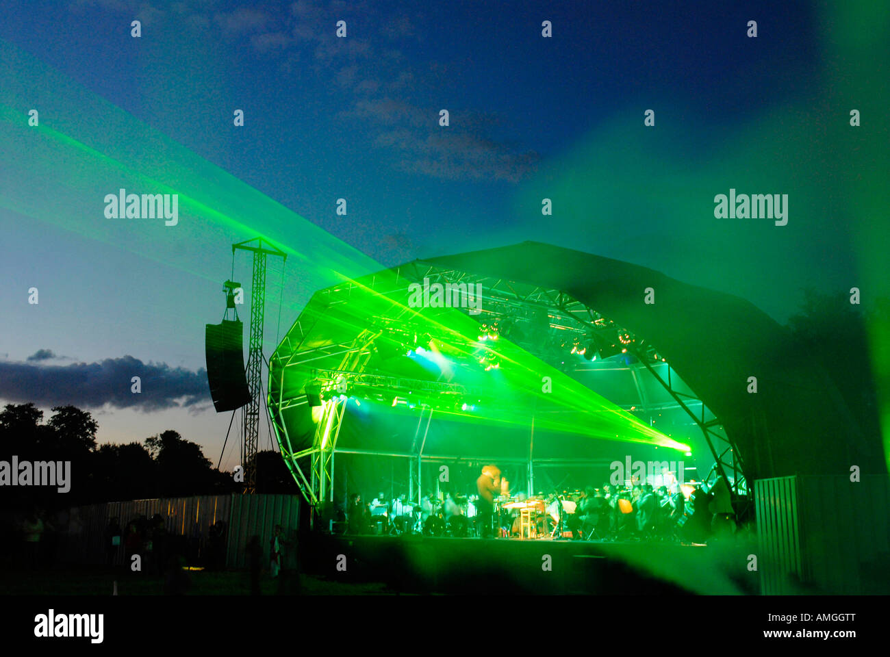 pic martin phelps 07 07 07 chippenham outdoor proms concert at lacock ...