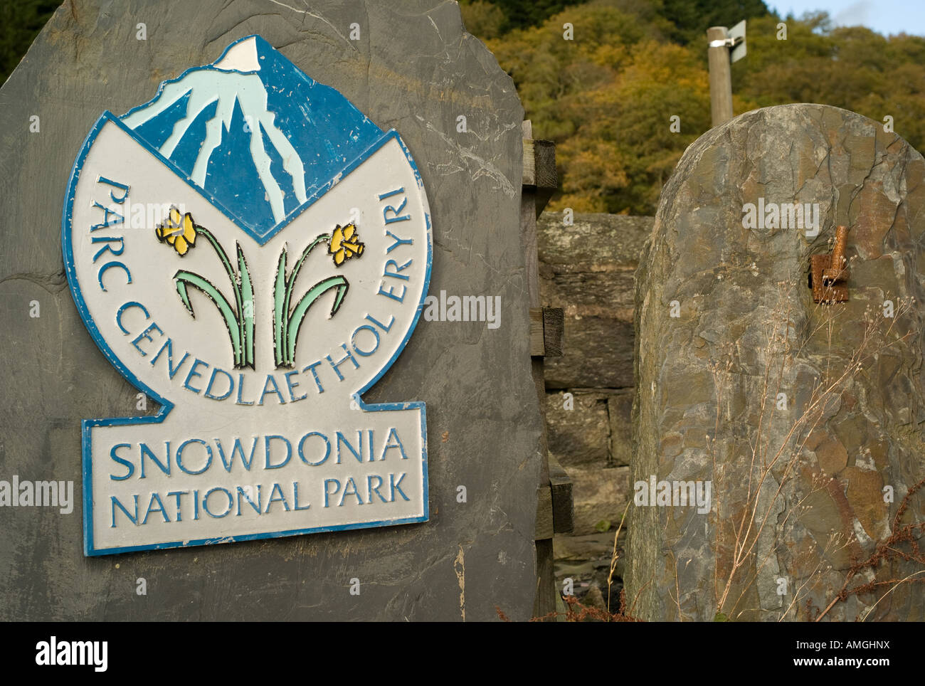 Sign for Snowdonia National Park on stone pillar Stock Photo - Alamy