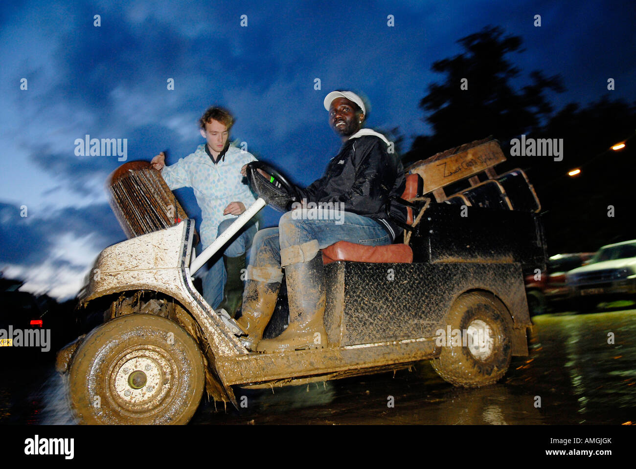 pic martin phelps 26 07 07 reporter gordon womad festival charlton park ...