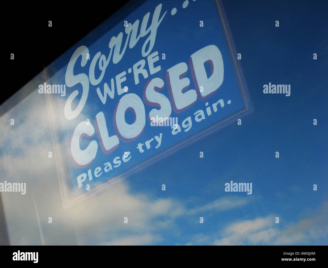 closed sign on shop window Stock Photo - Alamy