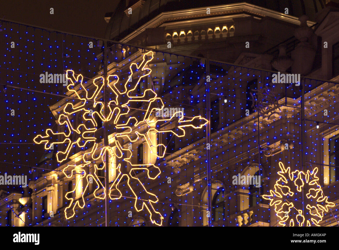 Snow shopping street london hi-res stock photography and images - Alamy