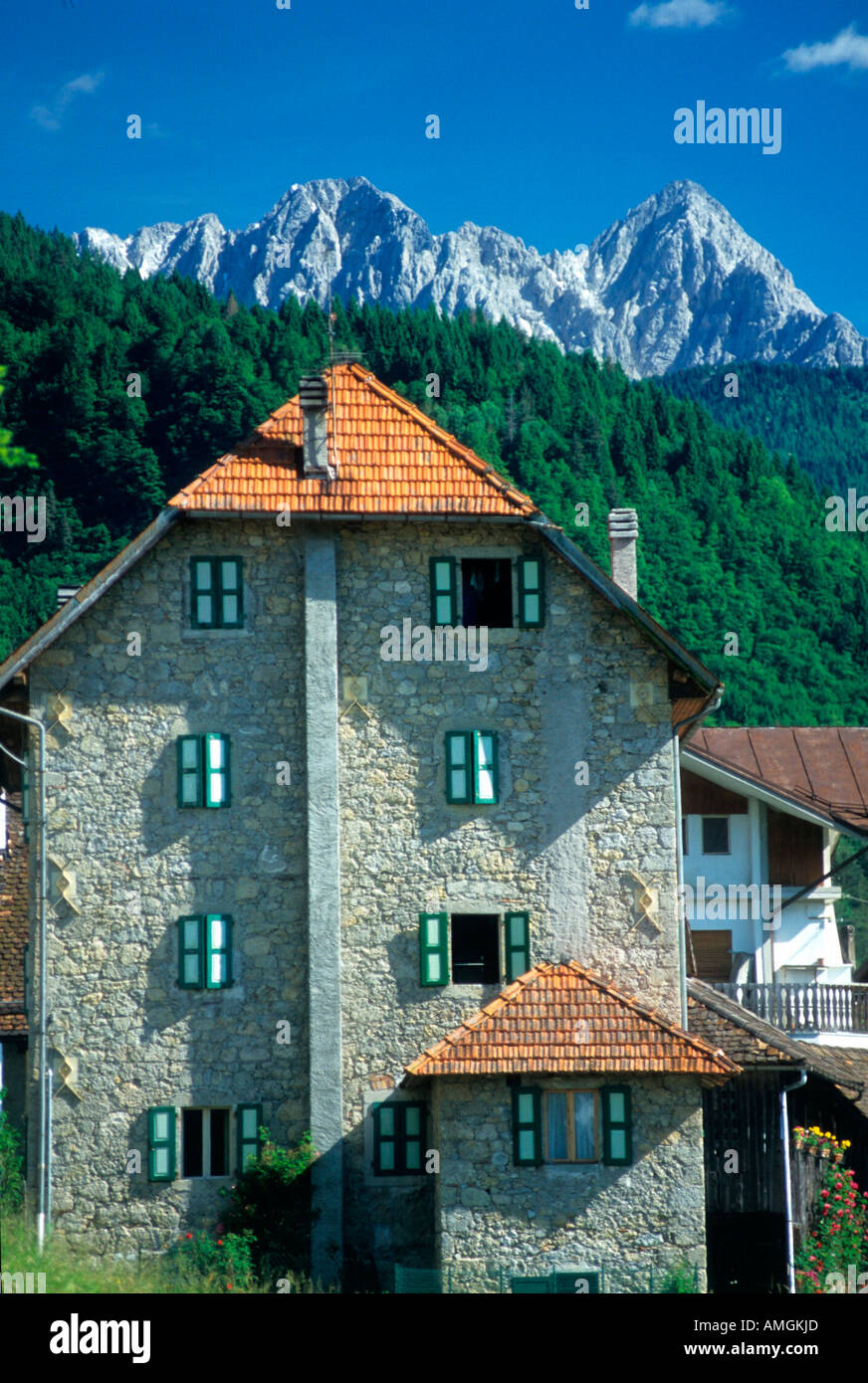 Village ovaro hi-res stock photography and images - Alamy
