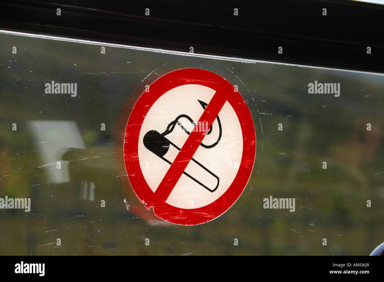 No smoking sticker hi-res stock photography and images - Alamy