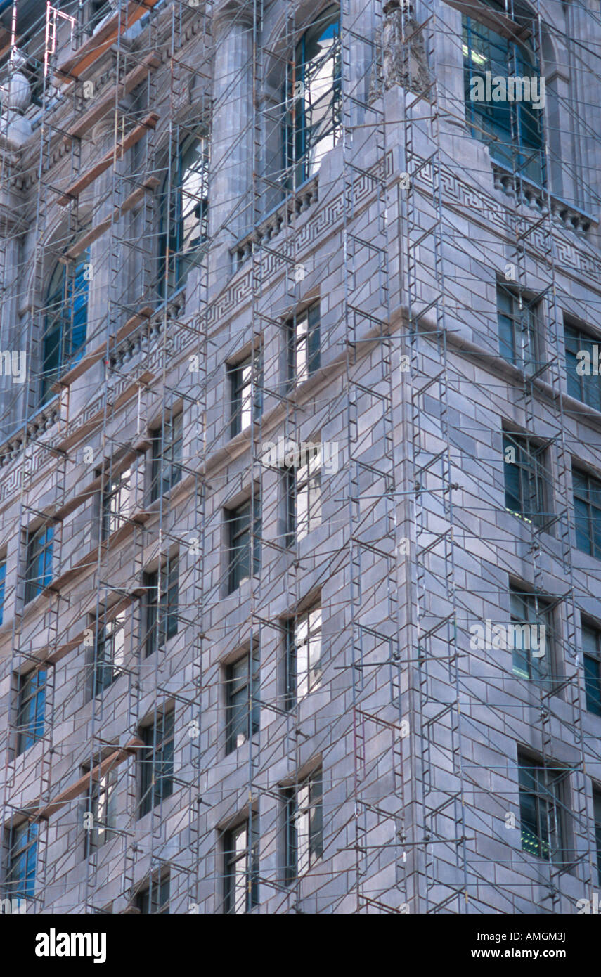 Scaffolding on high rise building Stock Photo - Alamy