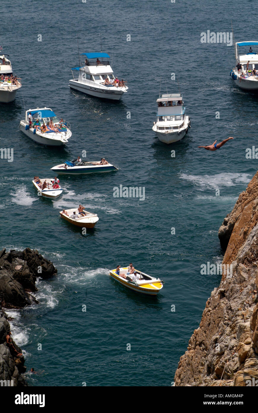 Mexico, Guerrero, The famous cliff divers, or clavadistas of Acapulco ...