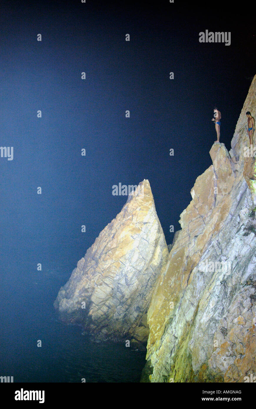 Mexico, Guerrero, The famous cliff divers, or clavadistas of Acapulco ...
