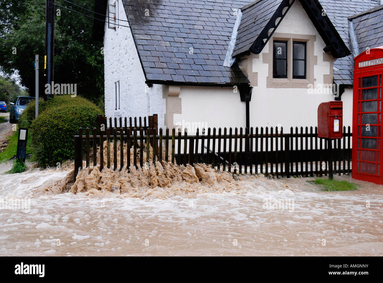 20 07 07 hinton parva village hall near swindon during flooding on ...