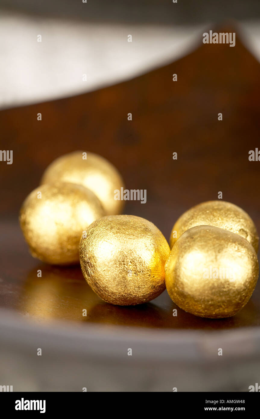 Traditional chinese herbal medicine pills hi-res stock photography and ...