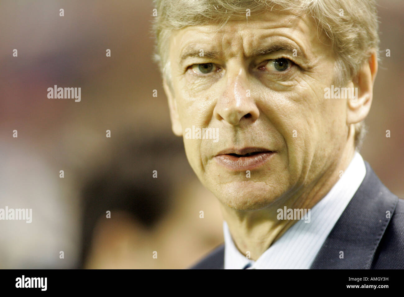 Arsenal fc coach hi-res stock photography and images - Alamy