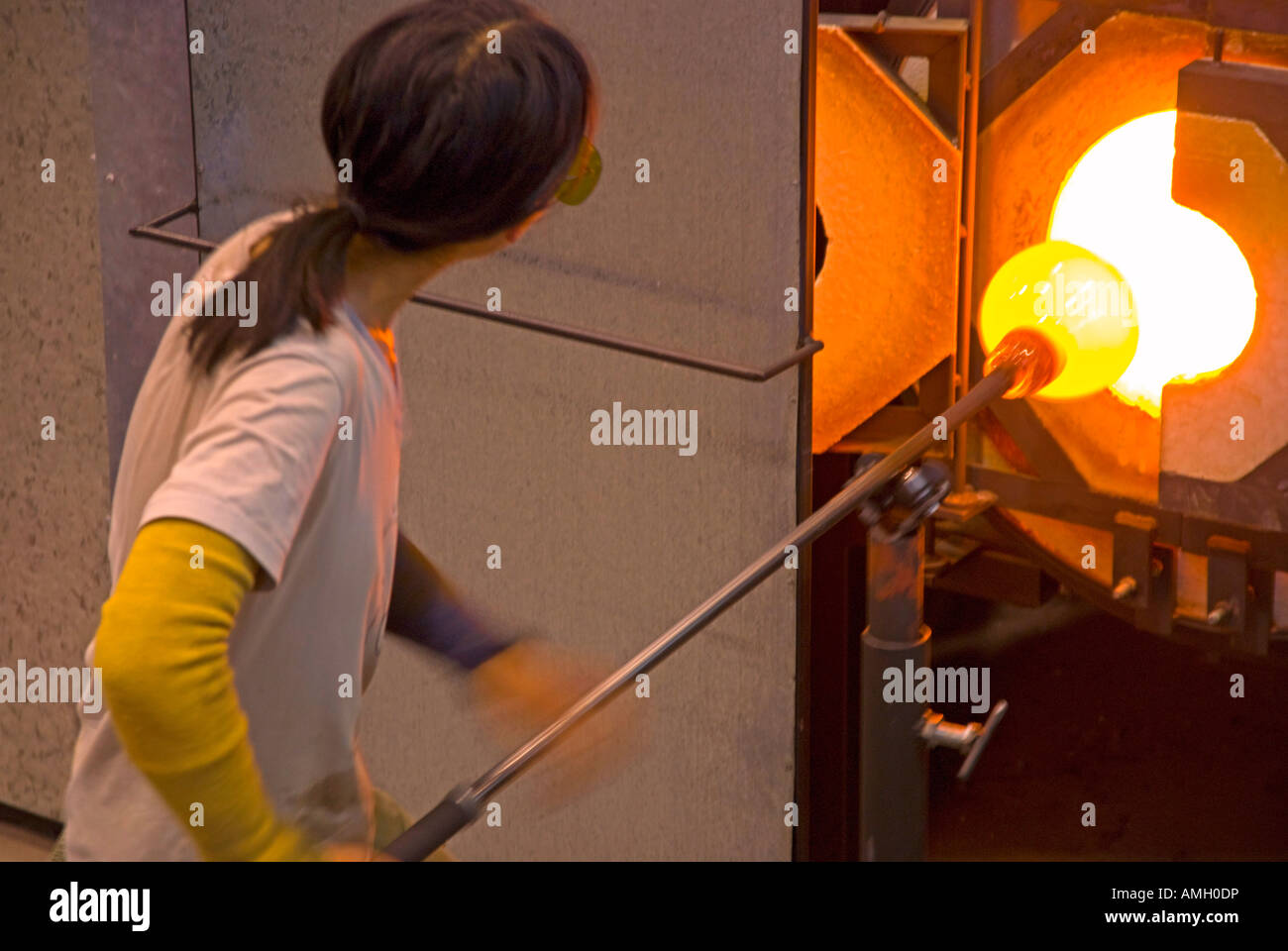 Australian female artist at work hi-res stock photography and images ...