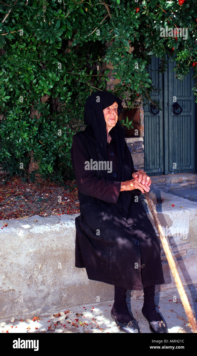 Traditional Elderly Greek Woman Stock Photo - Alamy