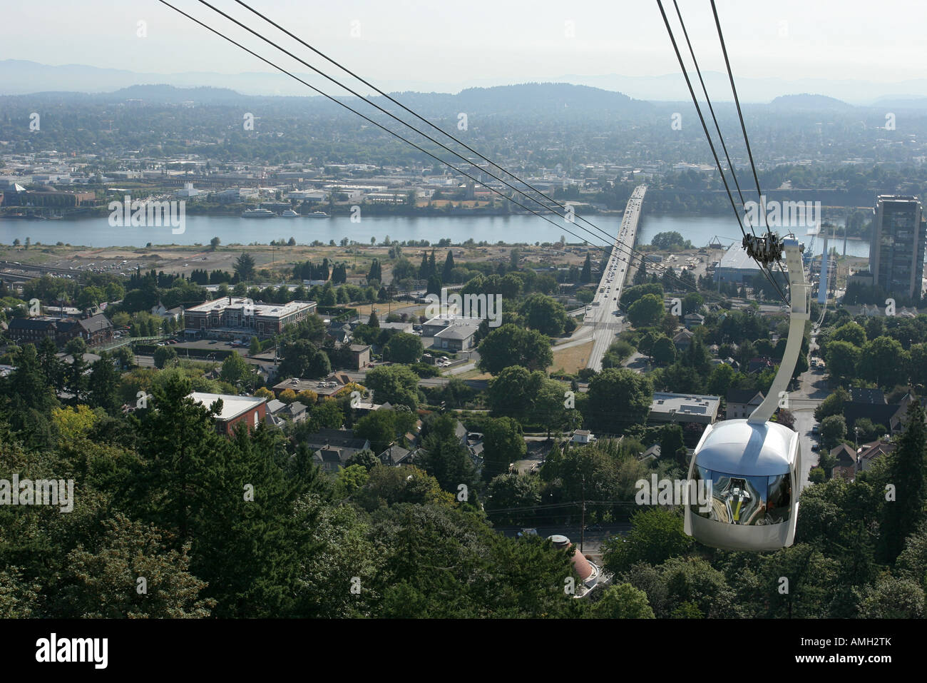 Aerial tram in downtown Portland Oregon Stock Photo - Alamy