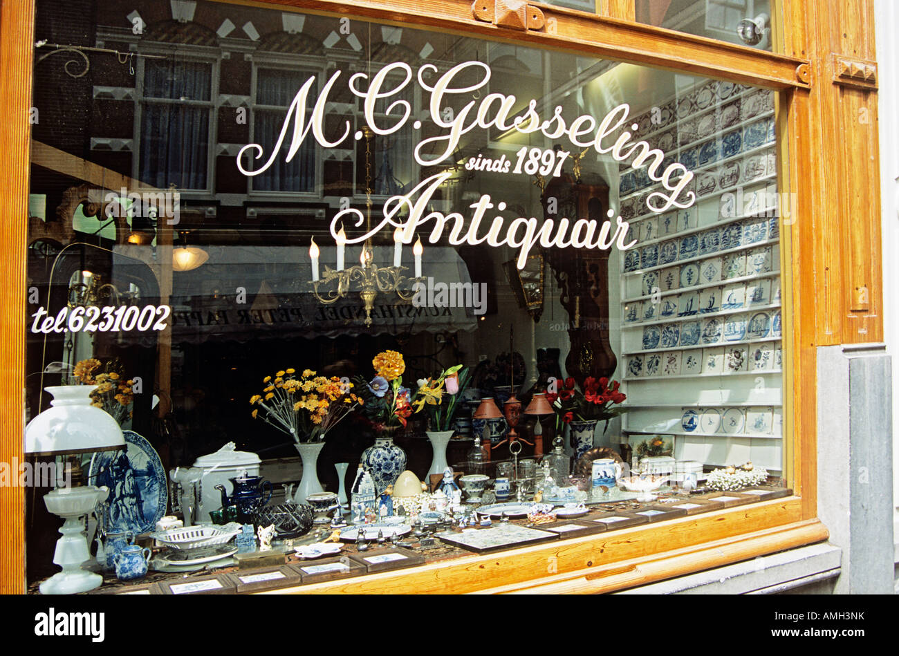 Antique shop window, Amsterdam, Holland Stock Photo - Alamy