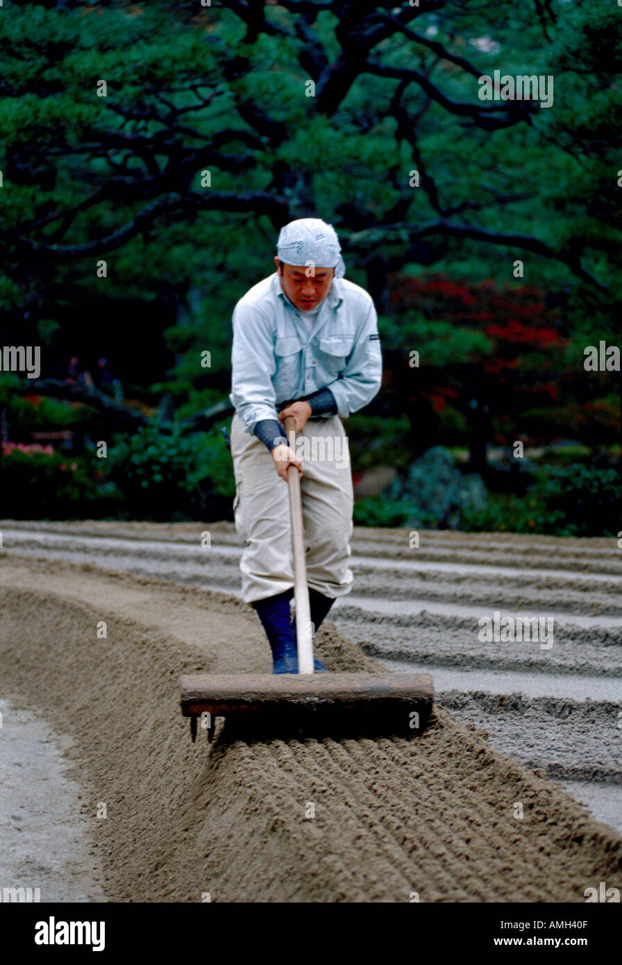 "Gardeners raking a new zen garden at Ginkakuji Silver Zen Garden Kyoto ...
