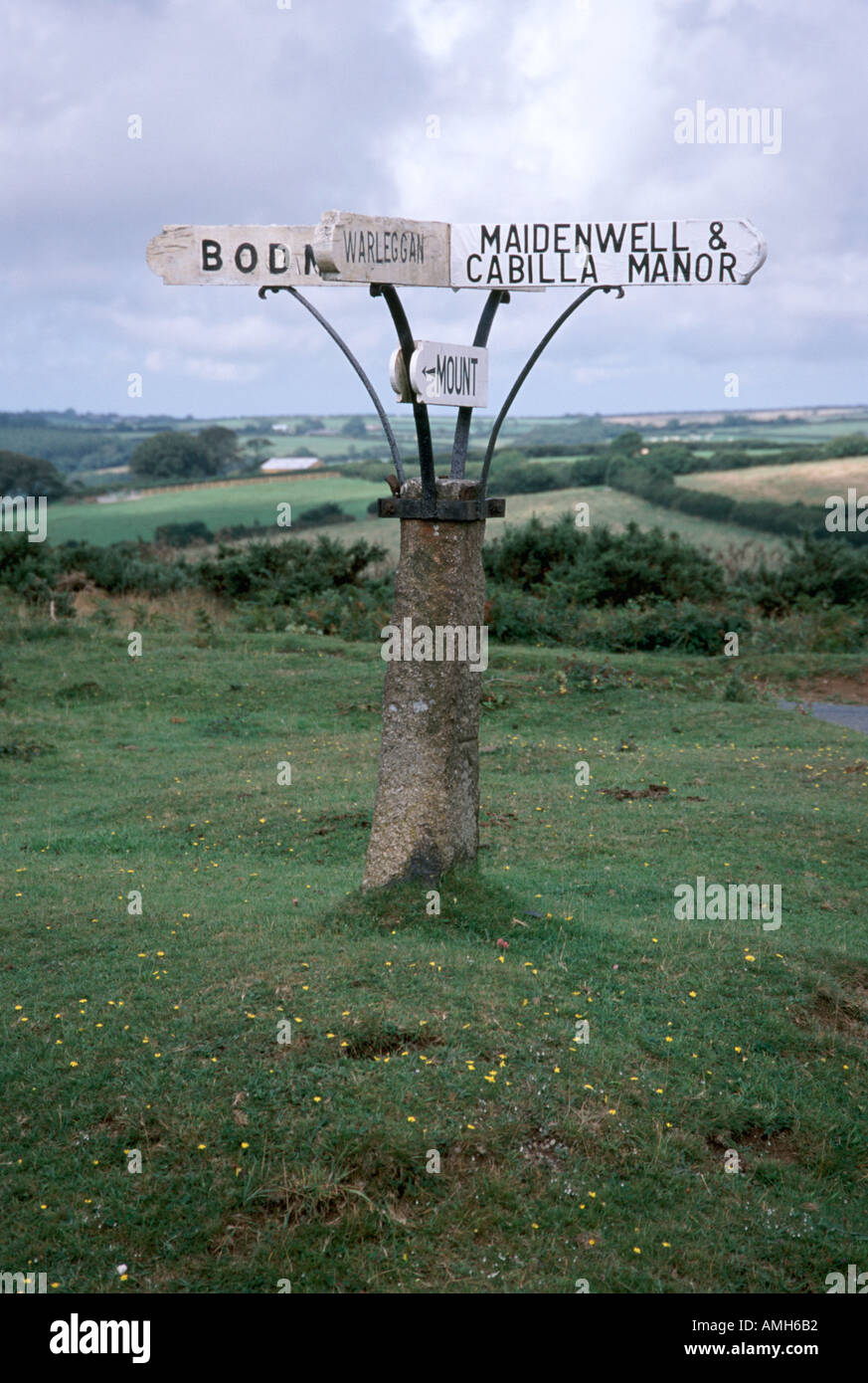 Road sign country Cut Out Stock Images & Pictures - Alamy