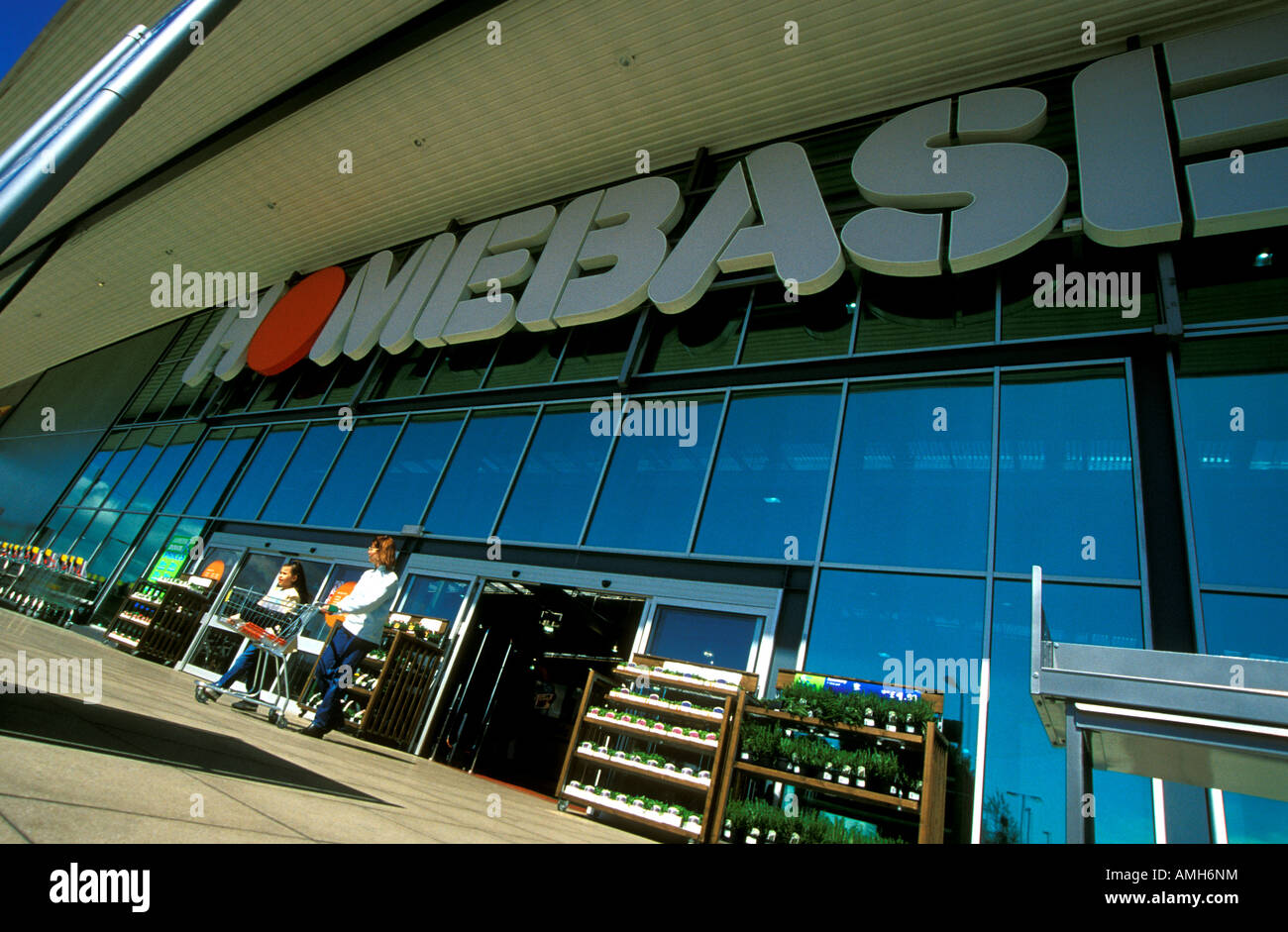 Homebase trolley hi-res stock photography and images - Alamy