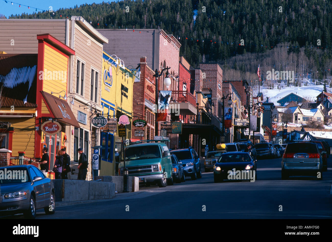 Street scene on park hi-res stock photography and images - Alamy