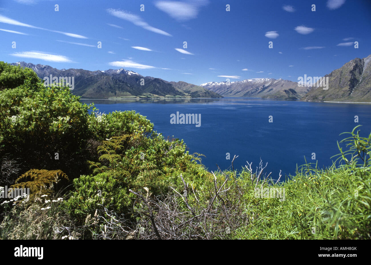 Lake Hawea in the South Island of New Zealand Stock Photo - Alamy
