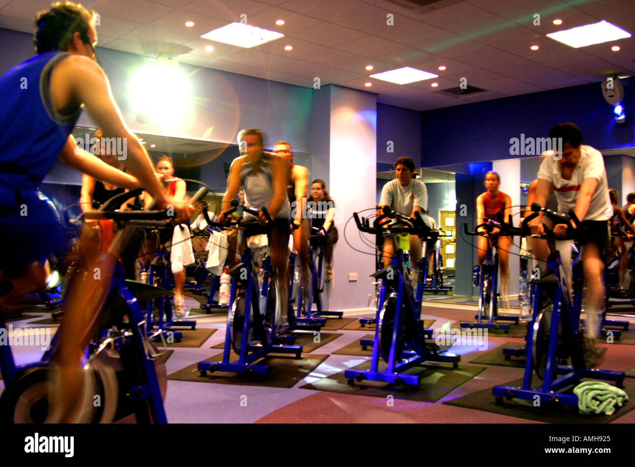 All ages exercise class hi-res stock photography and images - Alamy