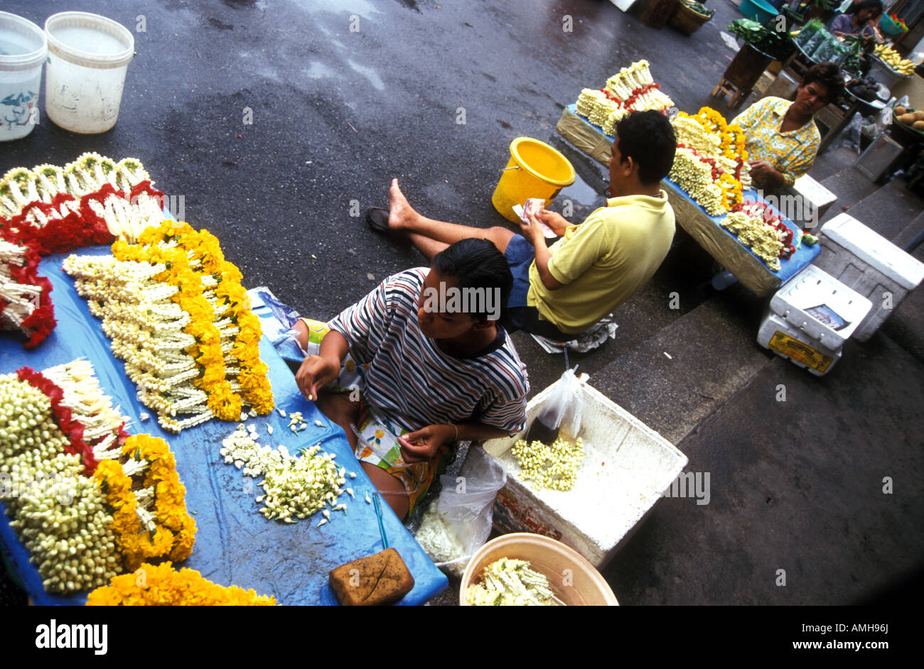 Bangkok market necklace hi-res stock photography and images - Alamy