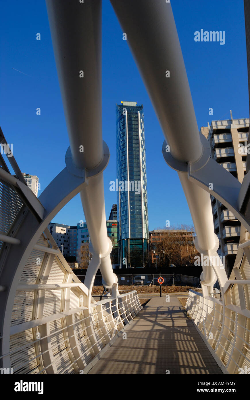Whalebone shaped bridge crossing Princes dock on the Liverpool ...