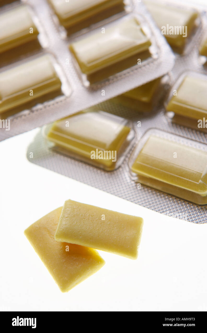 NICOTINE CHEWING GUM IN TRANSPARENT PLASTIC AND FOIL PACKAGING Stock ...