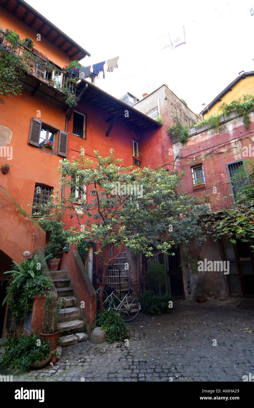 Roman villa courtyard hi-res stock photography and images - Alamy