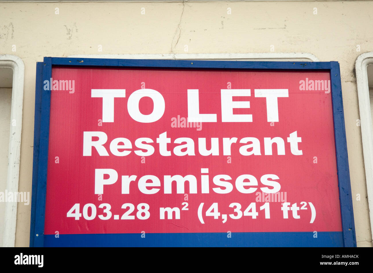 restaurant to let sign Stock Photo - Alamy
