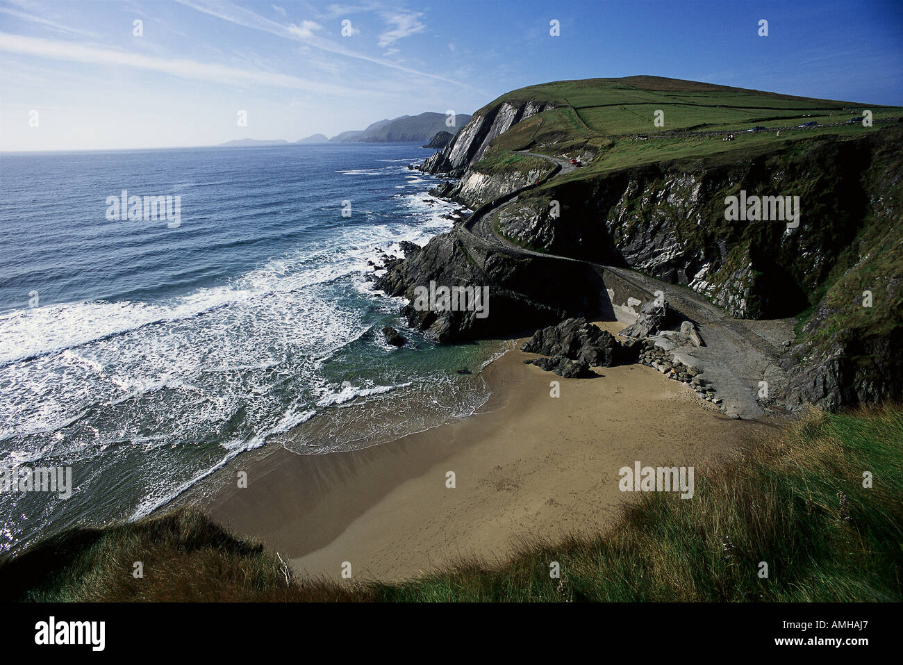 Beach and Rocky Shoreline, Dingle Peninsula, Ireland Stock Photo - Alamy