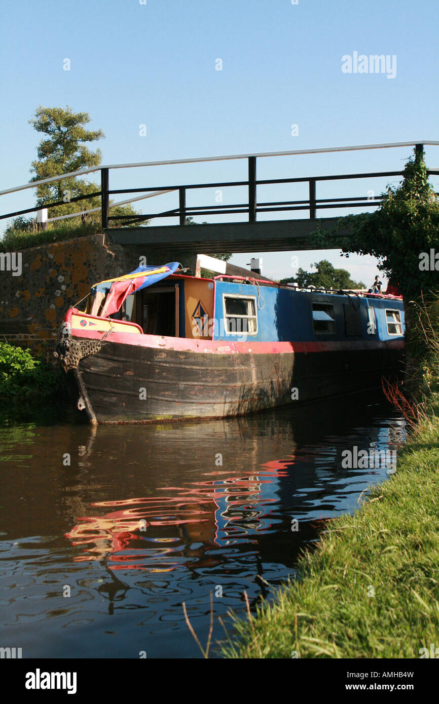 blue narrow boat Stock Photo - Alamy