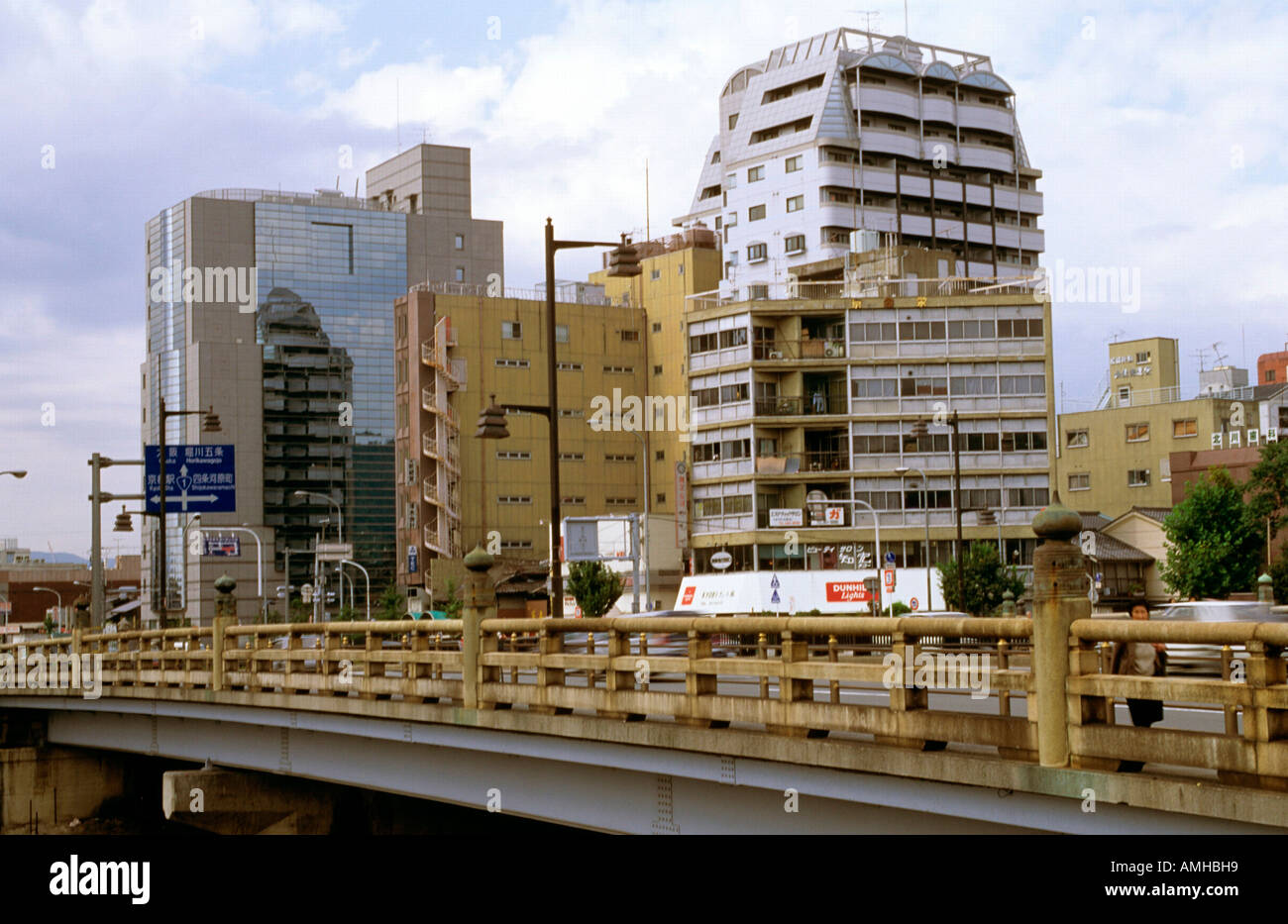 Japan, Kansai, Kyoto, Gojo-Brücke Stock Photo - Alamy