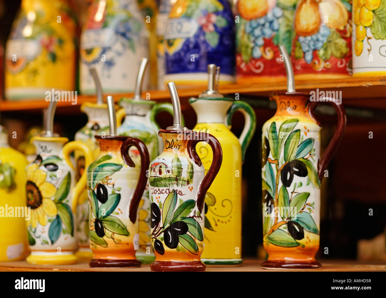 Italian pottery hi-res stock photography and images - Alamy