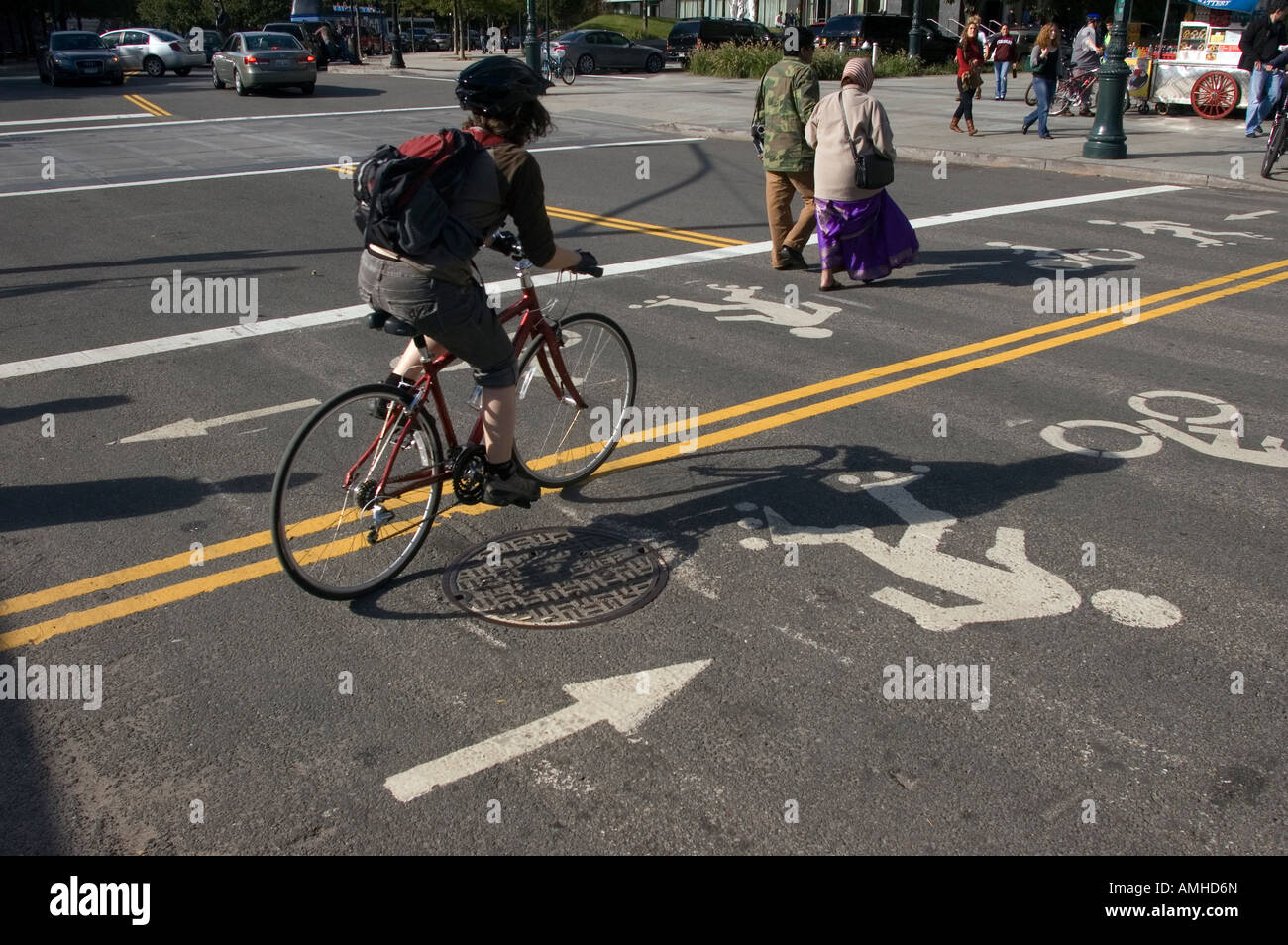 Traffic markings arrows directions hi-res stock photography and images ...