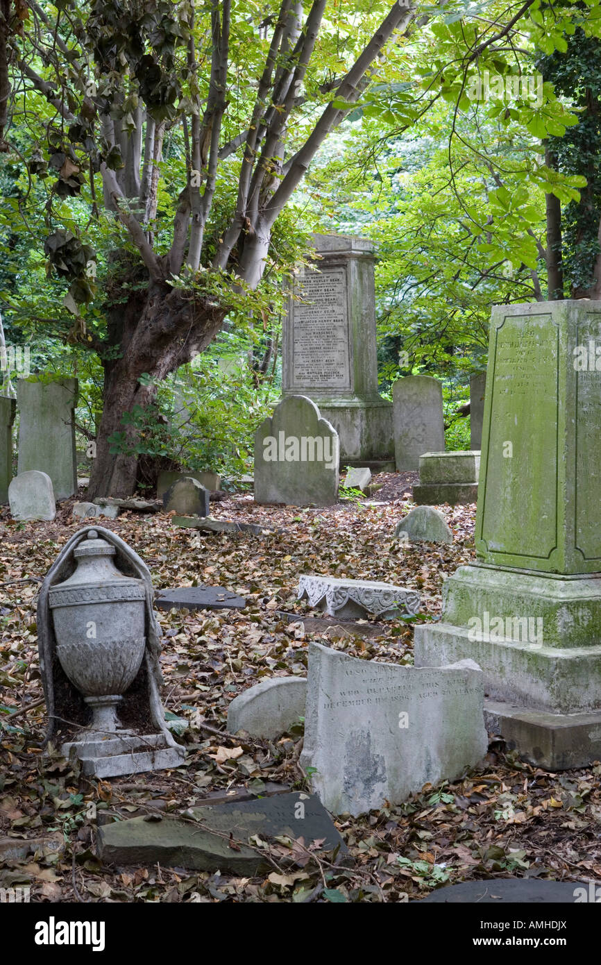 Tower hamlets cemetery park hi-res stock photography and images - Alamy