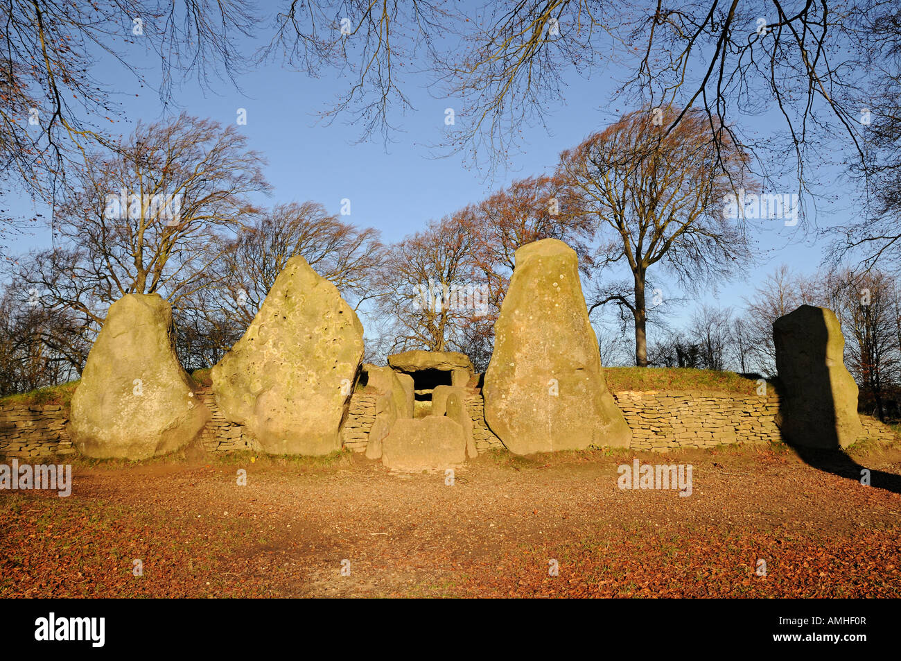 Waylands Smithy Neolithic Long Barrow Burial Chambers Uffington ...