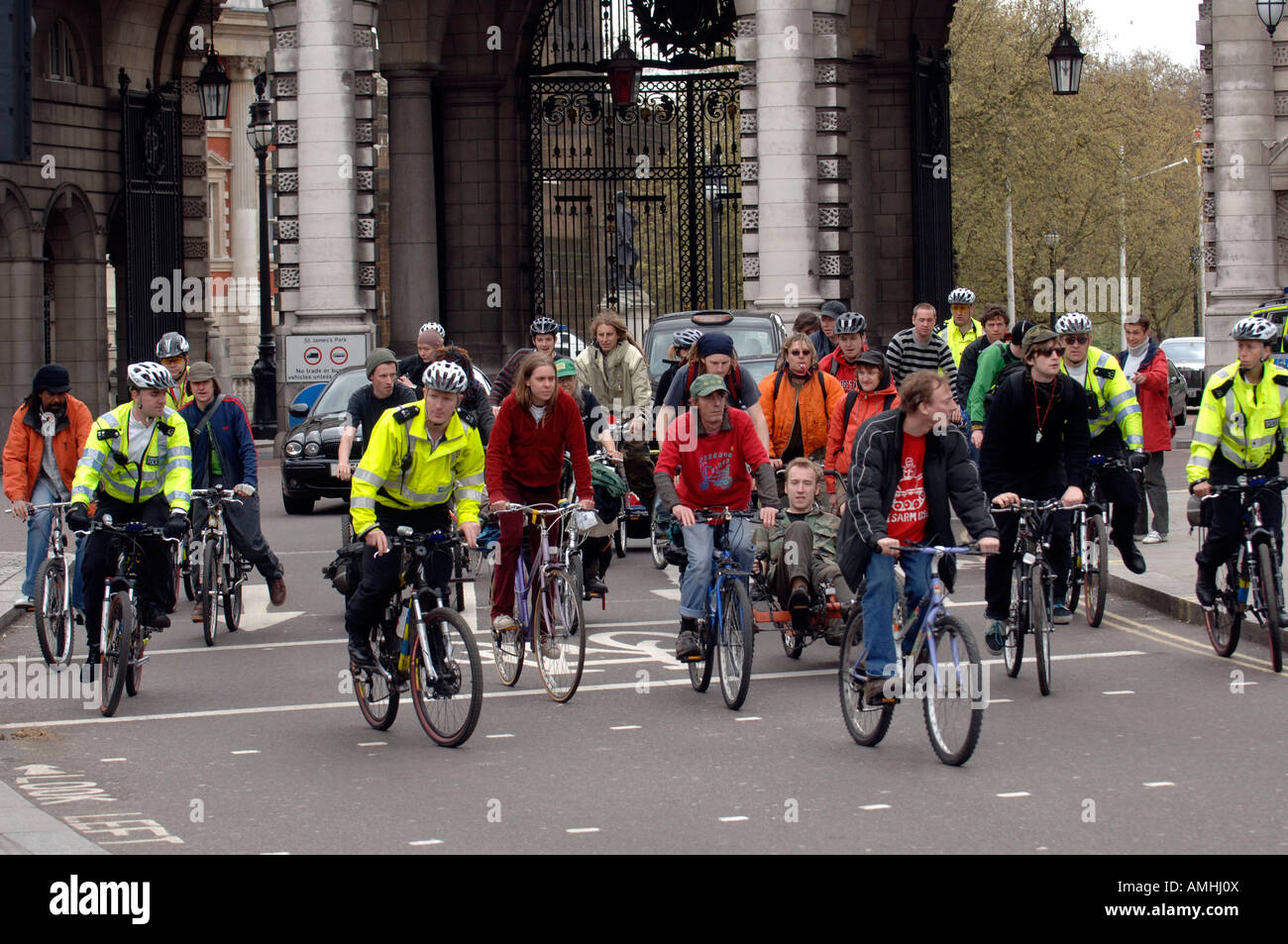 Cycling proficiency hi-res stock photography and images - Alamy