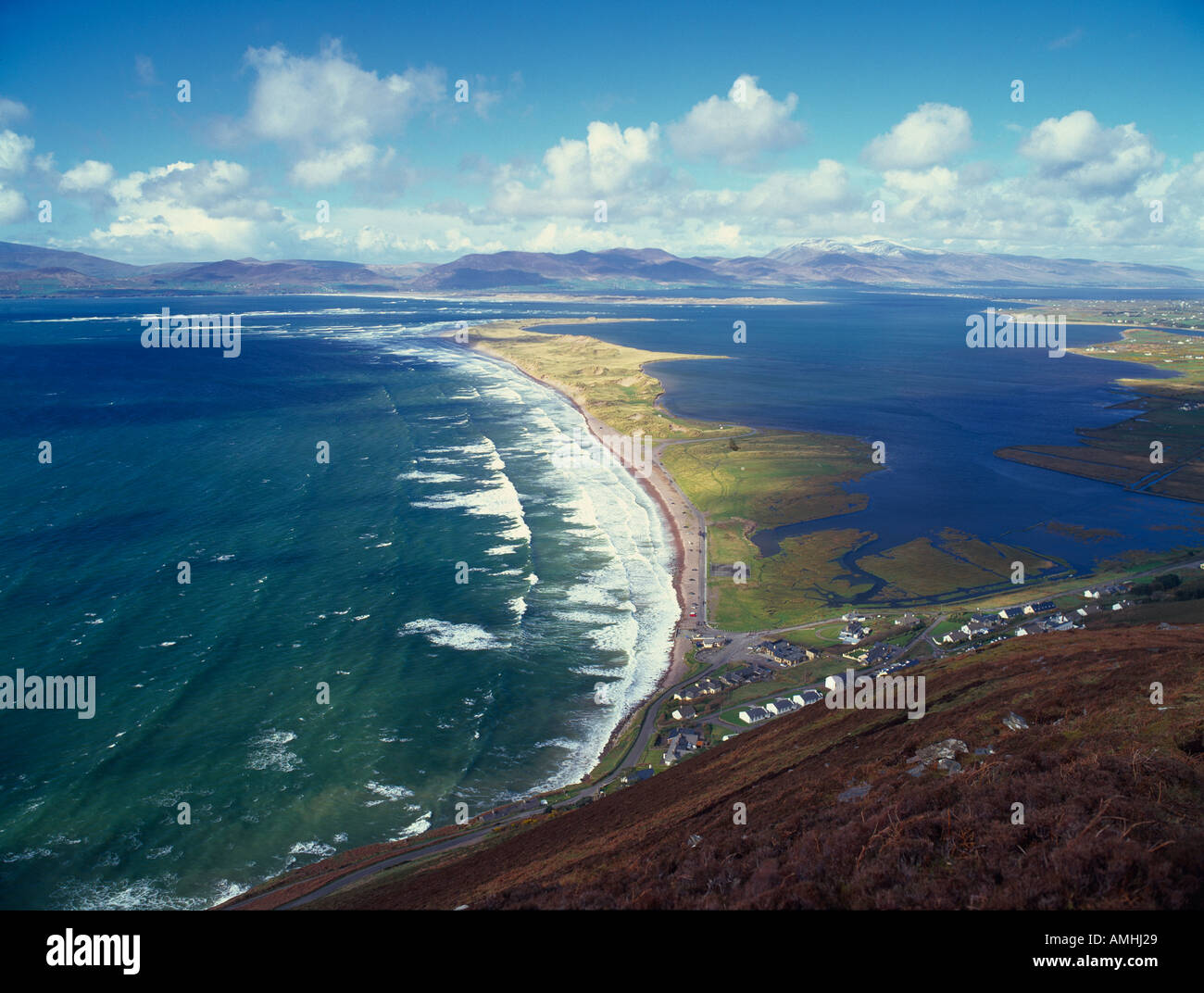 atlantic seas breaking on the irish coastal sand spit Stock Photo - Alamy