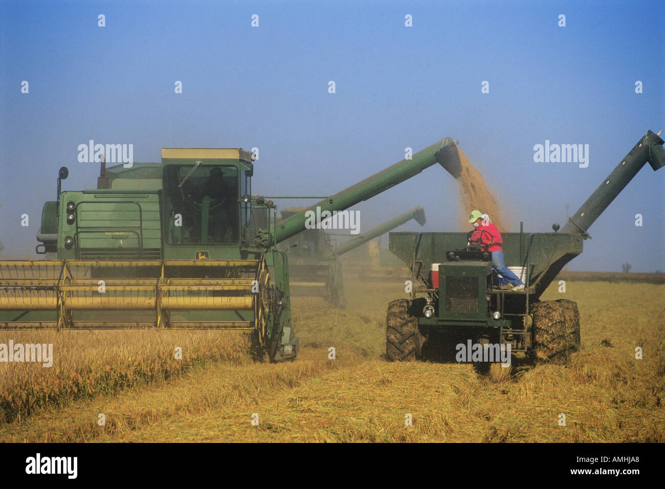 Wheat harvesting machines in Eastern Washington USA Stock Photo - Alamy