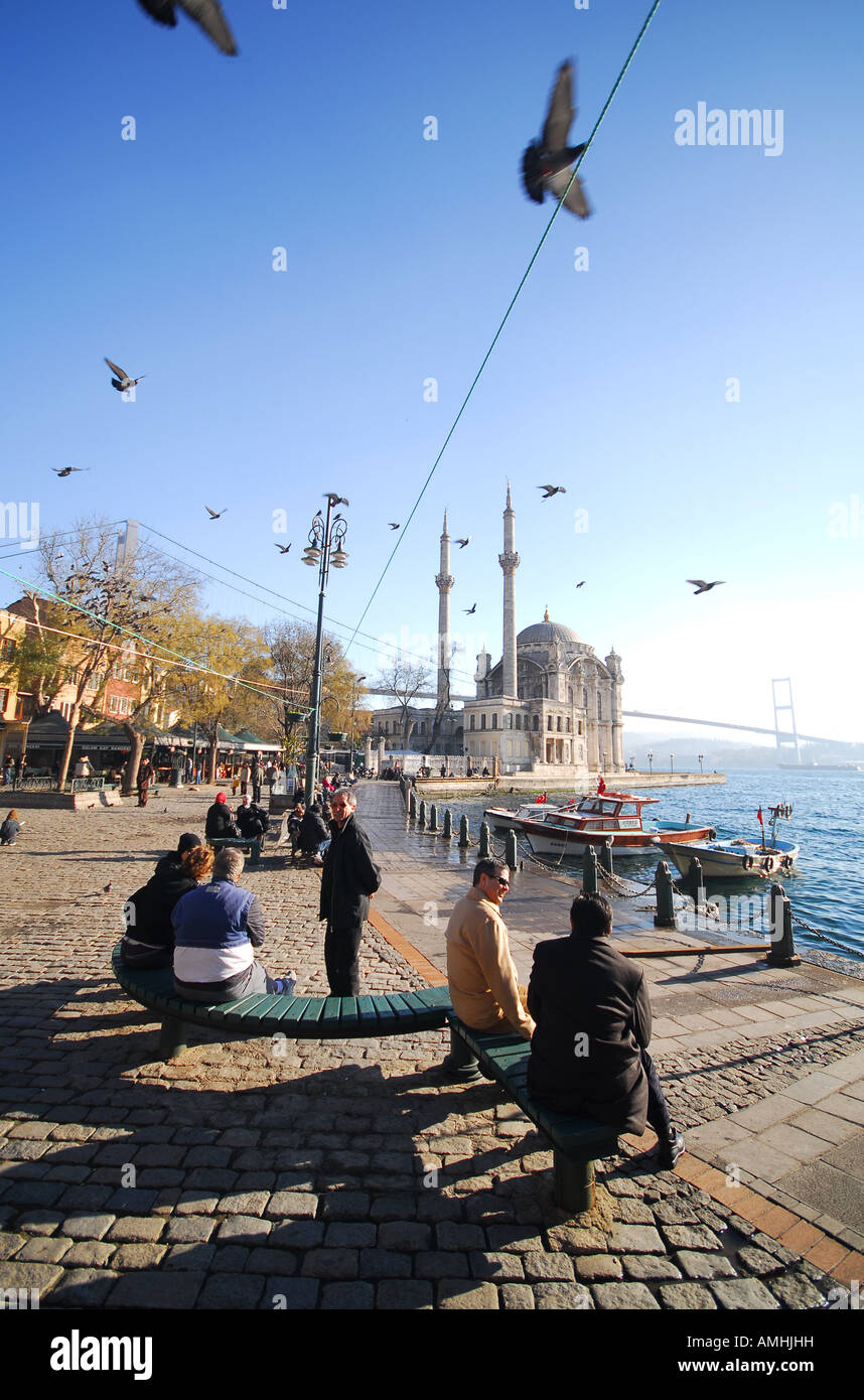 Besiktas istanbul bosphorus promenade hi-res stock photography and ...