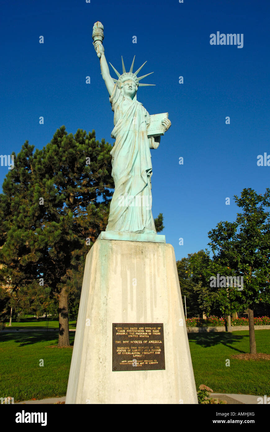 Statue of Liberty Monument on the grounds of The State Capitol Building ...