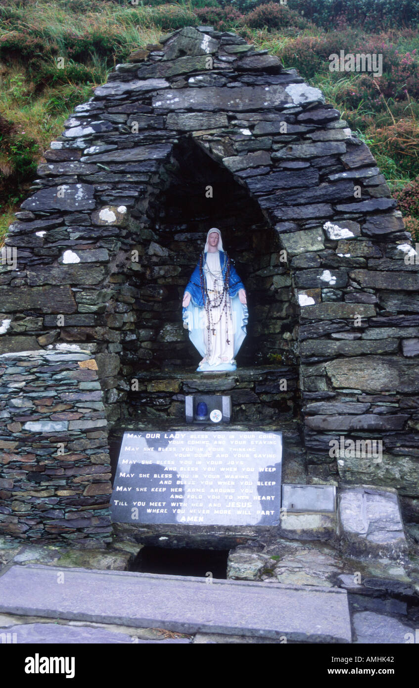Roadside shrine statue virgin mary hi-res stock photography and images ...
