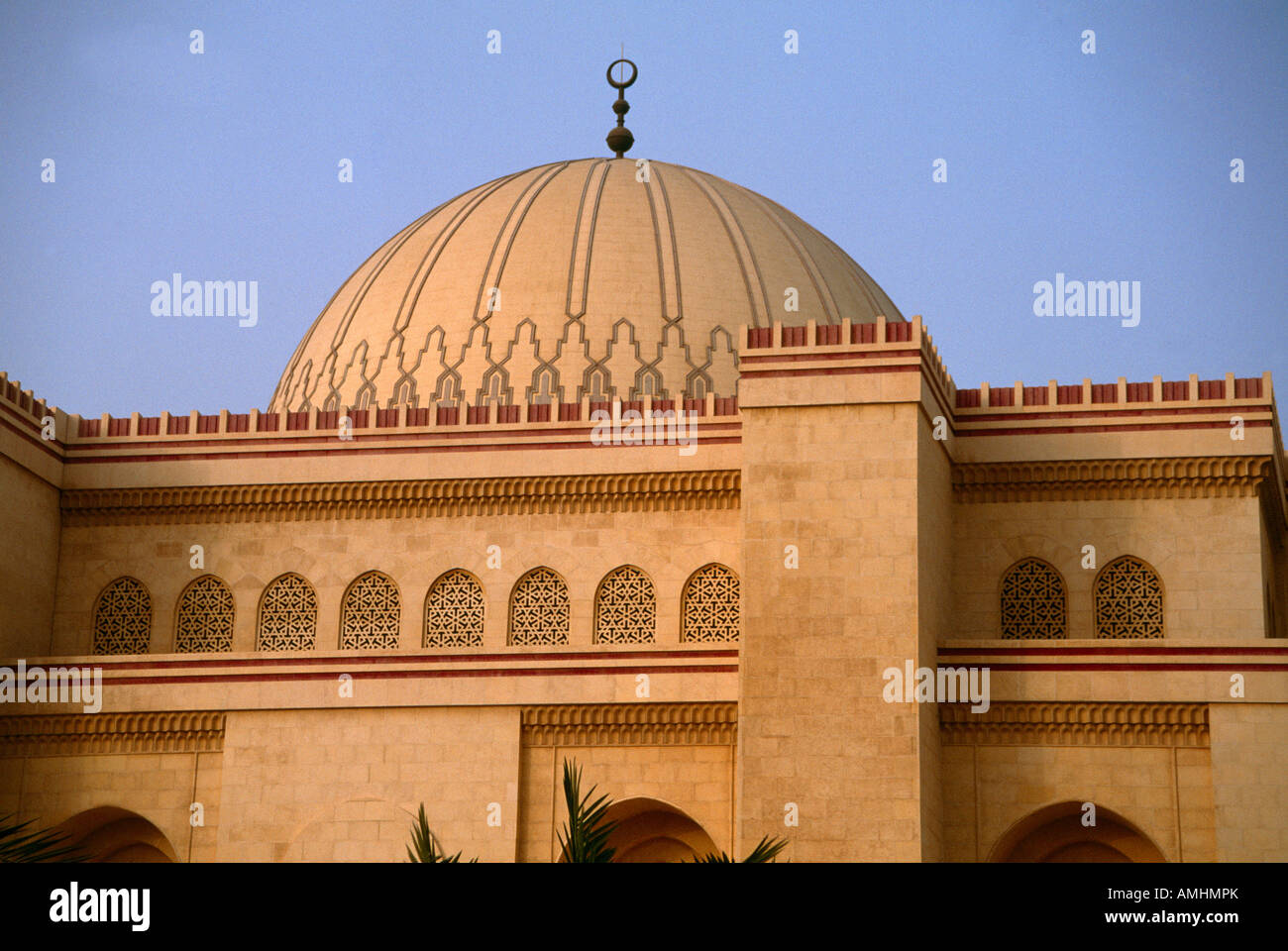 Manama Bahrain Grand Mosque Stock Photo - Alamy